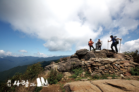 지리산 능선 산행 난 구름이고 넌 바람이다