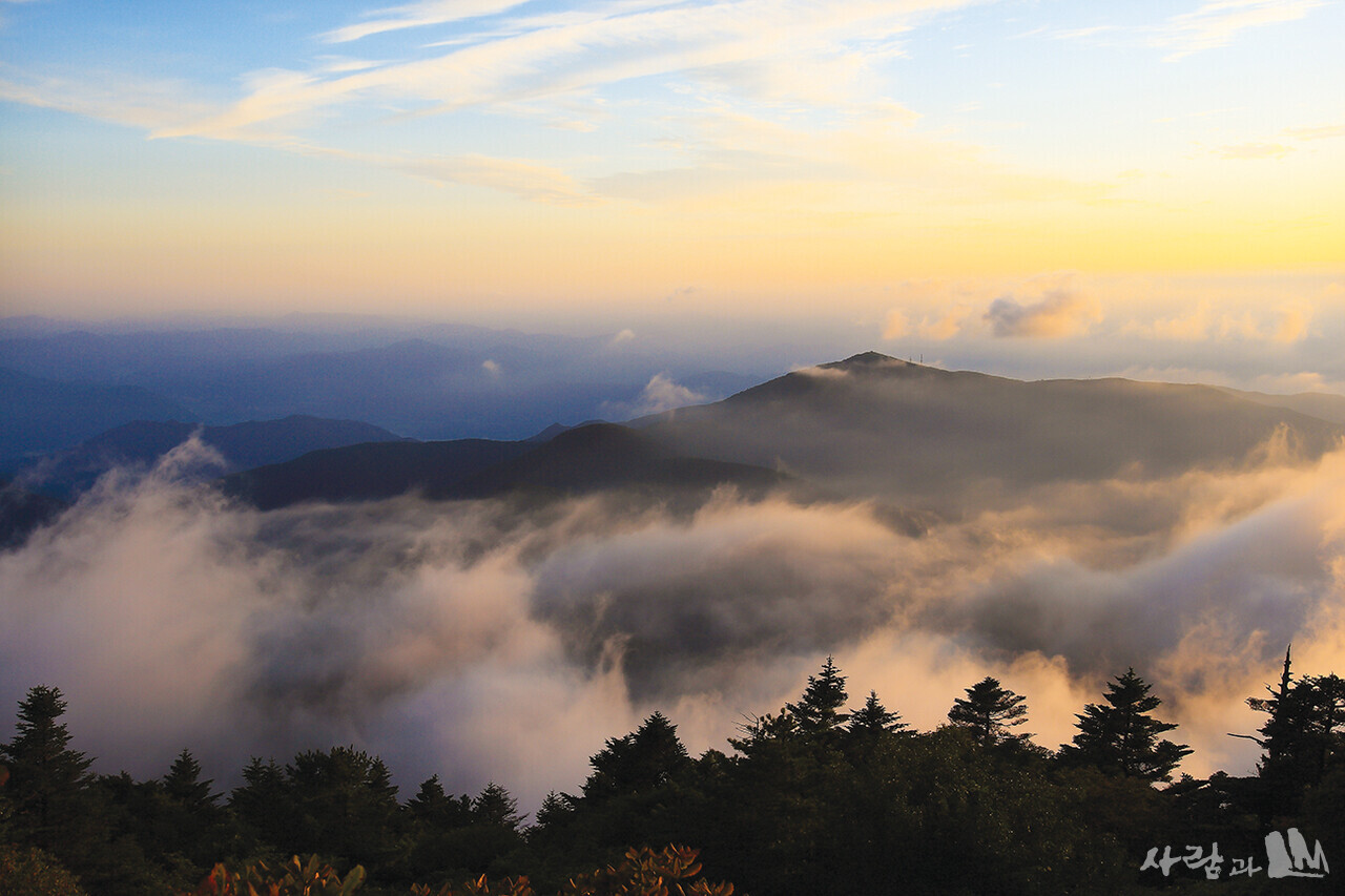 지리산은 그야말로 신선이 사는 방장산의 모습 그 자체